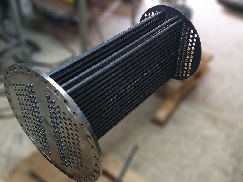 U-type heat exchanger constructions